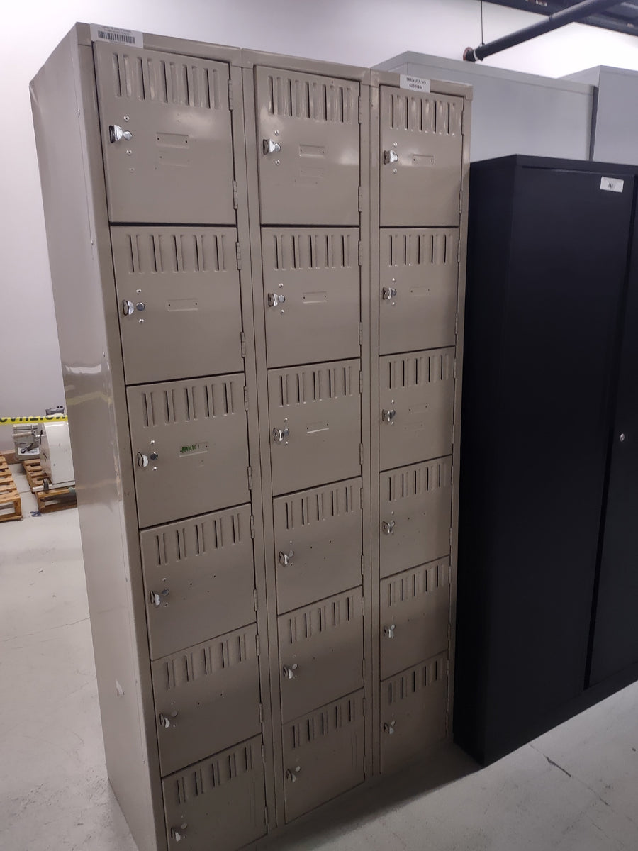 Locker- 18 units of storage W/18 Lock&Keys – UNLV Surplus Center
